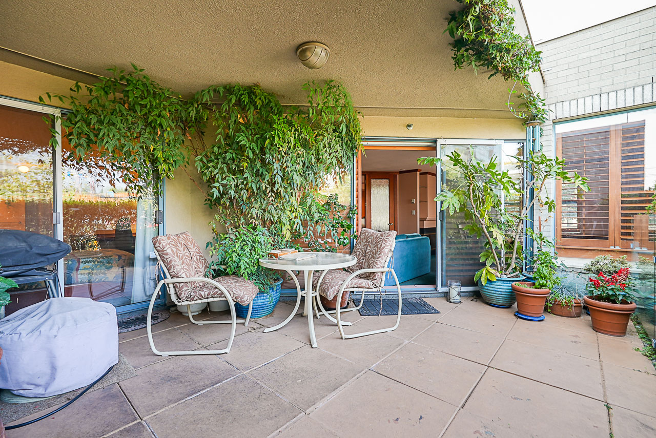 #204 – 1406 Marine Drive » Eric Christiansen