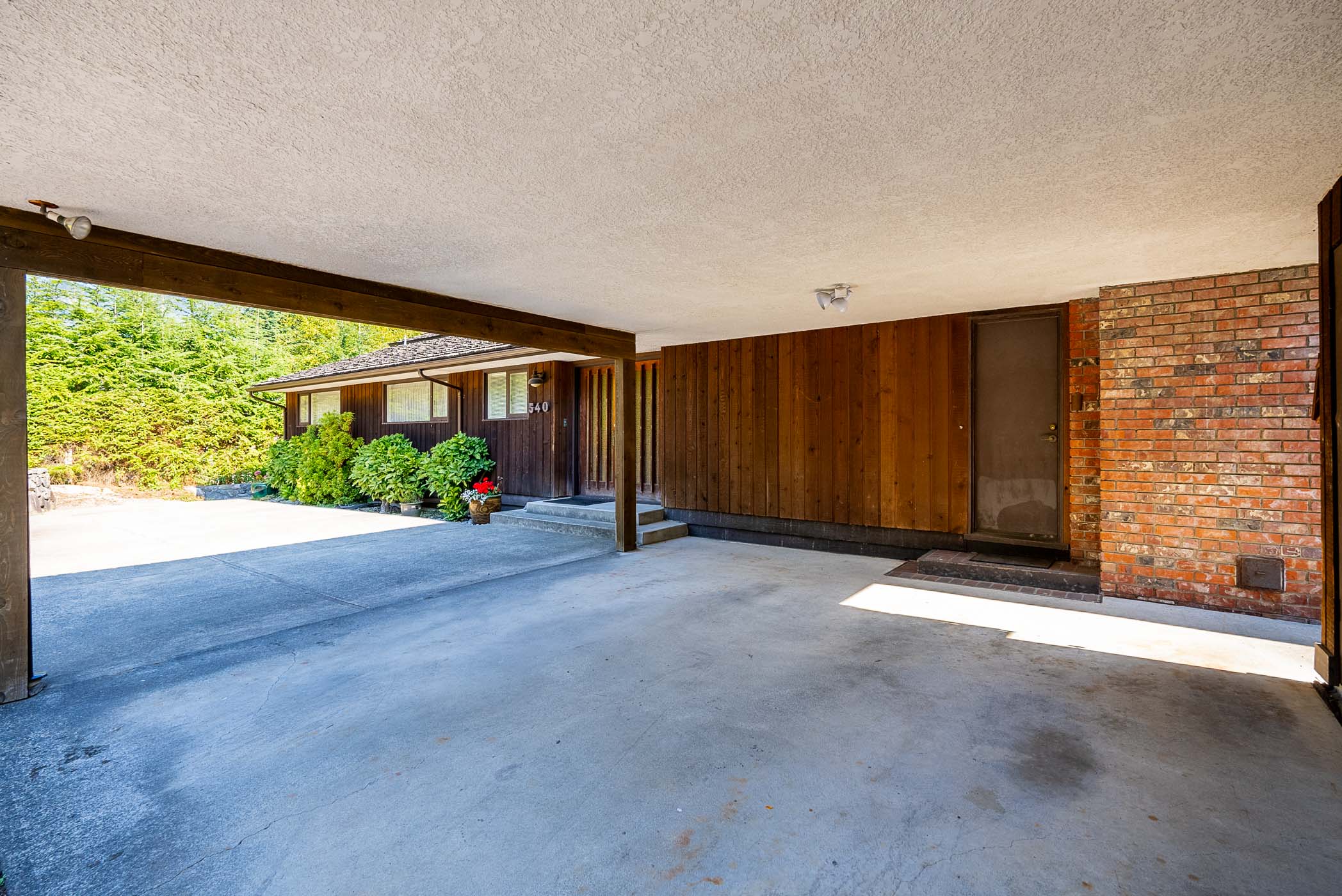 #540 Robin Hood Road - West Vancouver - Eric Christiansen