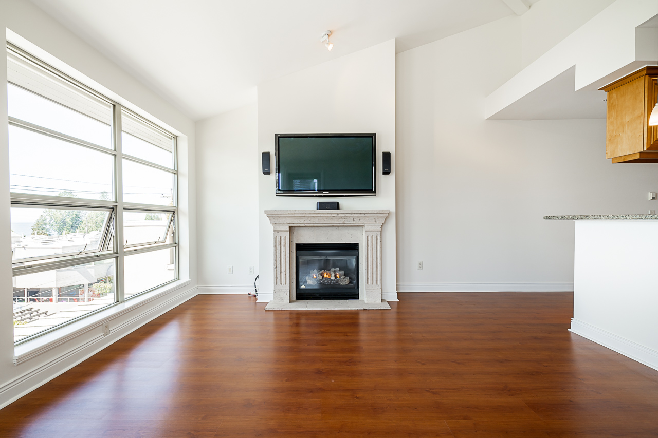 #205 – 2418 Marine Drive » Eric Christiansen