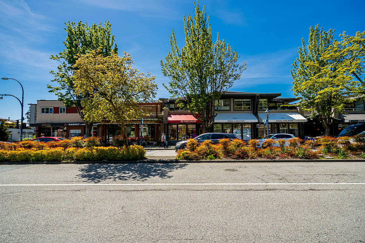 #205 – 2418 Marine Drive » Eric Christiansen