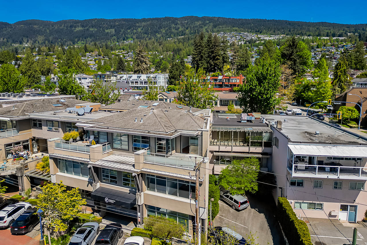 #205 – 2418 Marine Drive » Eric Christiansen