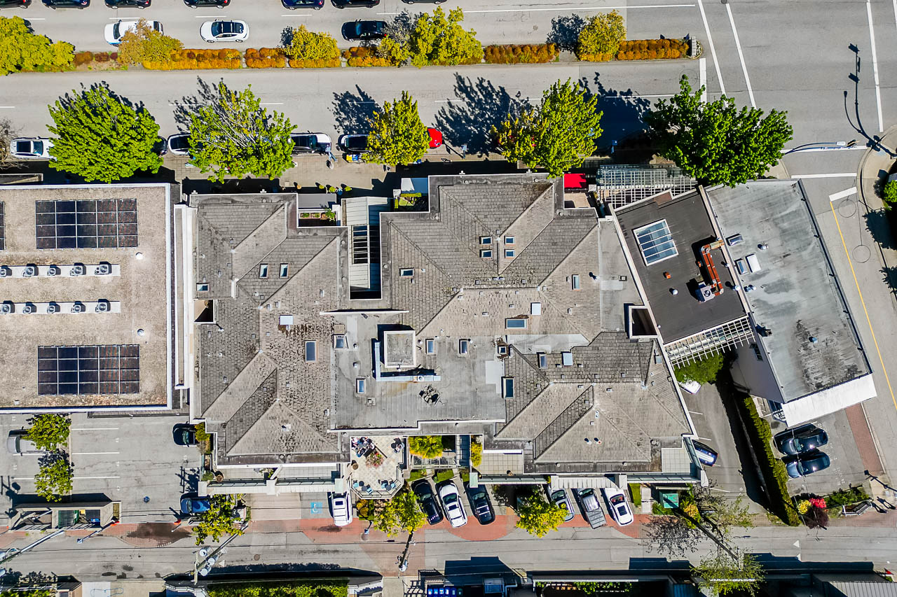 #205 – 2418 Marine Drive » Eric Christiansen