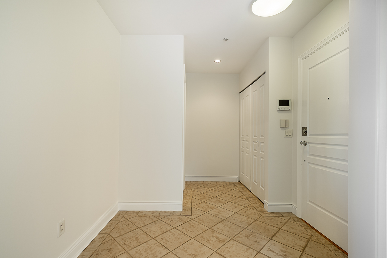 #205 – 2418 Marine Drive » Eric Christiansen